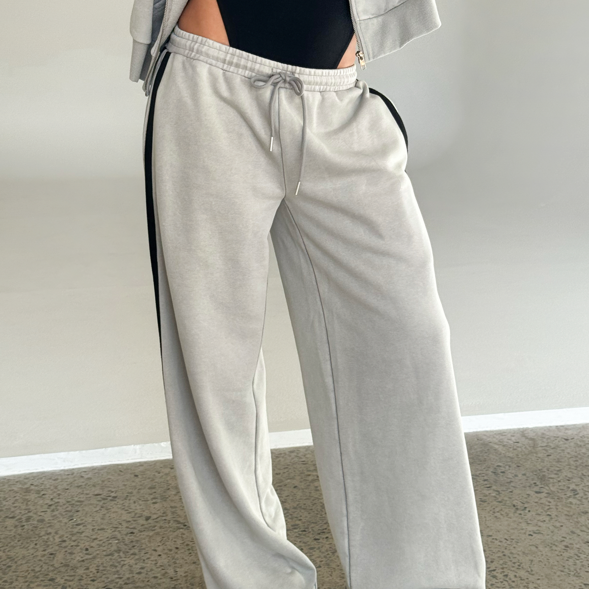 PAYTON TRACKPANT - STONE – Tiger Mist